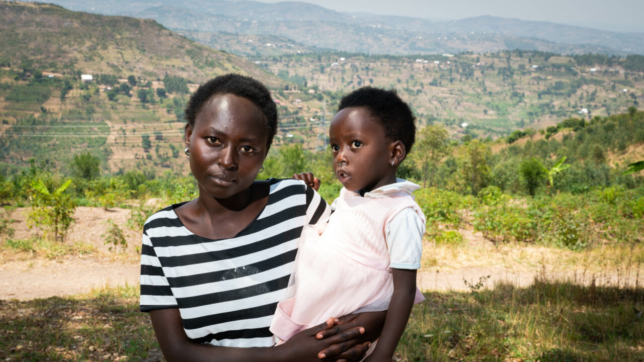 - Han sa jeg ikke kunne bli gravid - CARE